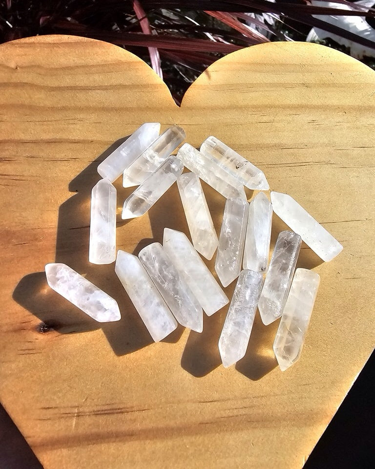 Clear Quartz Mini Point – Mystical Celebrations